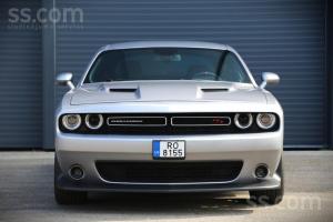 Grey Dodge Challenger 2018 in Riga, with an engine capacity of 5.70 L and mileage of 177 thousand km for 21995 €, photo 3 on AUTOMOTO.COM.LV