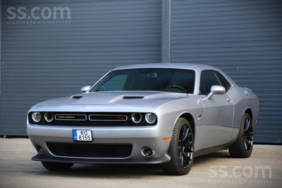 Grey Dodge Challenger 2018 in Riga, with an engine capacity of 5.70 L and mileage of 177 thousand km for 21995 €, photo 4 on AUTOMOTO.COM.LV