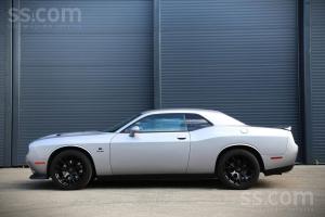 Grey Dodge Challenger 2018 in Riga, with an engine capacity of 5.70 L and mileage of 177 thousand km for 21995 €, photo 5 on AUTOMOTO.COM.LV