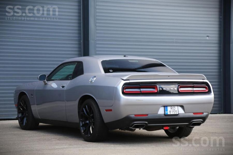 Grey Dodge Challenger 2018 in Riga, with an engine capacity of 5.70 L and mileage of 177 thousand km for 21995 €, photo 7 on AUTOMOTO.COM.LV