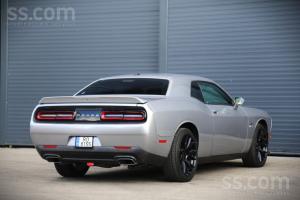 Grey Dodge Challenger 2018 in Riga, with an engine capacity of 5.70 L and mileage of 177 thousand km for 21995 €, photo 9 on AUTOMOTO.COM.LV