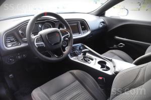 Grey Dodge Challenger 2018 in Riga, with an engine capacity of 5.70 L and mileage of 177 thousand km for 21995 €, photo 11 on AUTOMOTO.COM.LV