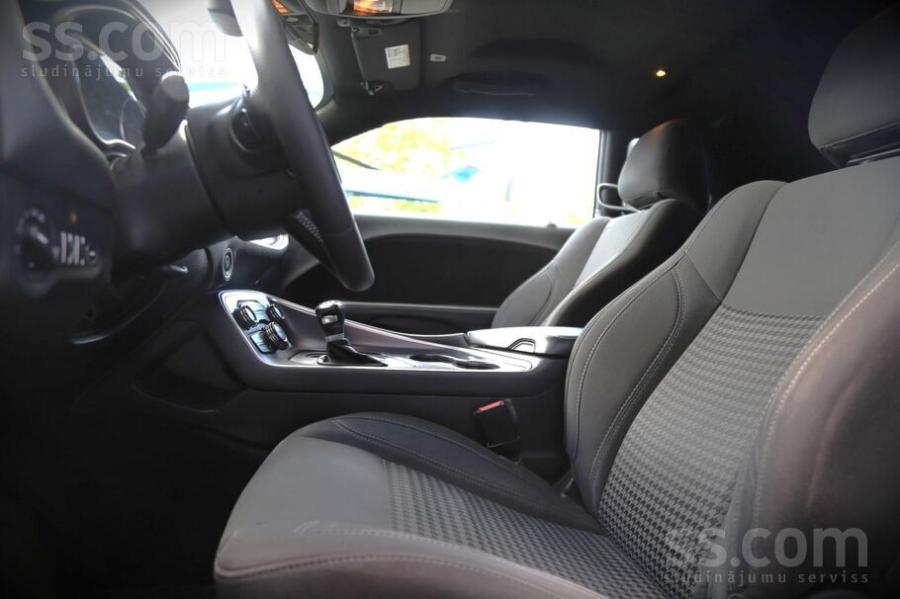 Grey Dodge Challenger 2018 in Riga, with an engine capacity of 5.70 L and mileage of 177 thousand km for 21995 €, photo 15 on AUTOMOTO.COM.LV