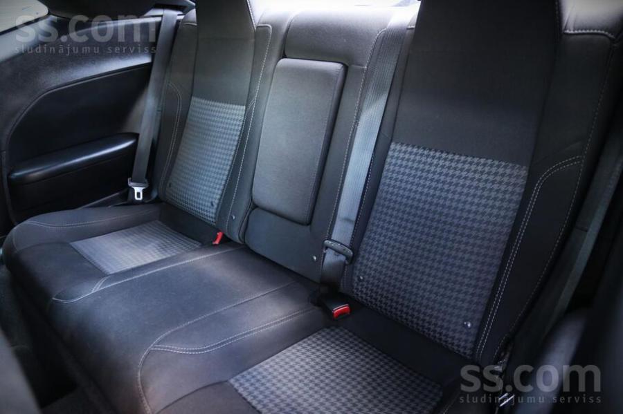 Grey Dodge Challenger 2018 in Riga, with an engine capacity of 5.70 L and mileage of 177 thousand km for 21995 €, photo 17 on AUTOMOTO.COM.LV