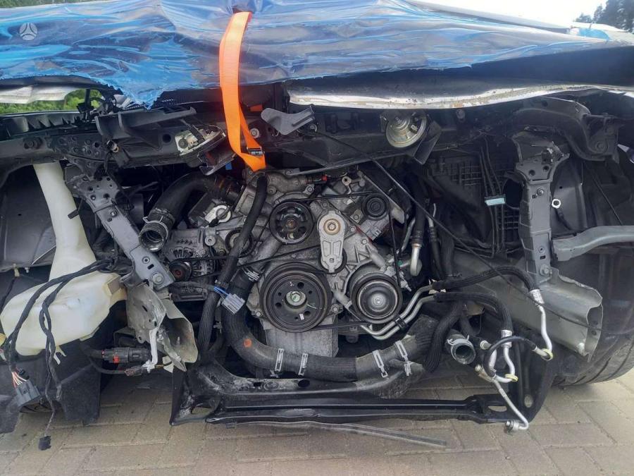 Grey Dodge Challenger 2018 in Vilnius, with an engine capacity of 6.42 L and mileage of 28 thousand km for 17700 €, photo 6 on AUTOMOTO.COM.LV