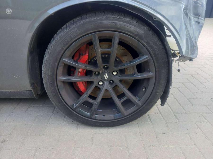 Grey Dodge Challenger 2018 in Vilnius, with an engine capacity of 6.42 L and mileage of 28 thousand km for 17700 €, photo 8 on AUTOMOTO.COM.LV