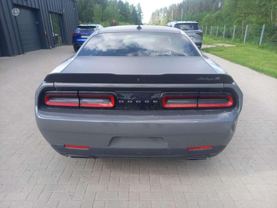 Grey Dodge Challenger 2018 in Vilnius, with an engine capacity of 6.42 L and mileage of 28 thousand km for 17700 €, photo 10 on AUTOMOTO.COM.LV