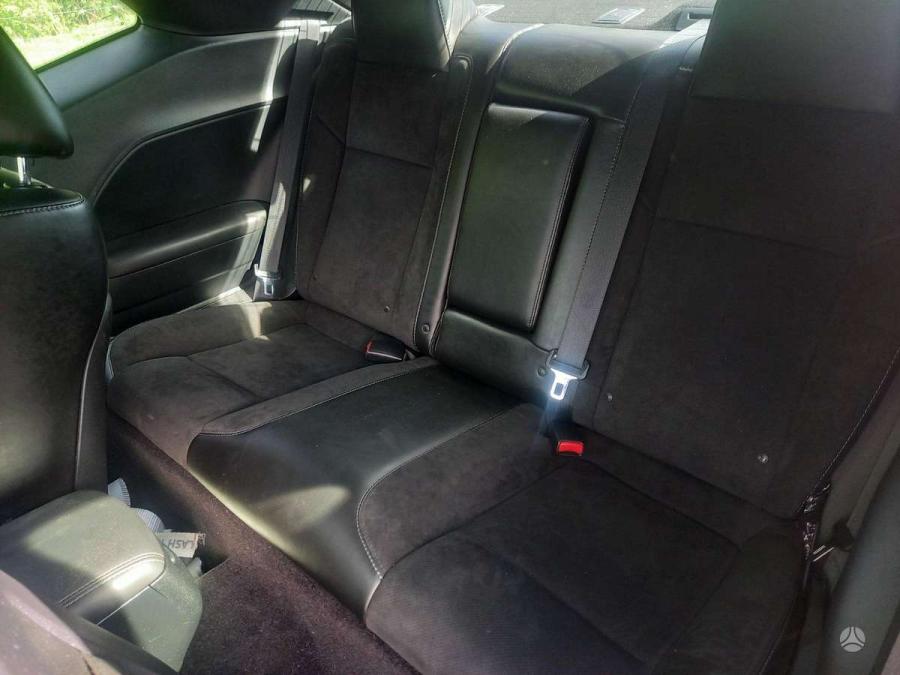 Grey Dodge Challenger 2018 in Vilnius, with an engine capacity of 6.42 L and mileage of 28 thousand km for 17700 €, photo 13 on AUTOMOTO.COM.LV
