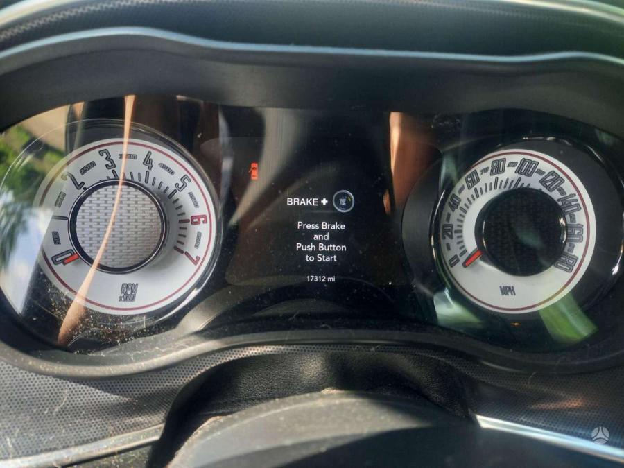 Grey Dodge Challenger 2018 in Vilnius, with an engine capacity of 6.42 L and mileage of 28 thousand km for 17700 €, photo 14 on AUTOMOTO.COM.LV
