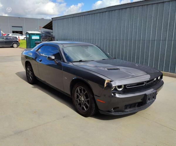 Pelēks Dodge Challenger 2018 Viļņa, ar dzinēja tilpumu 3.60 L un nobraukumu 160 tūkst. km par 10450 €, foto 4 vietnē AUTOMOTO.COM.LV