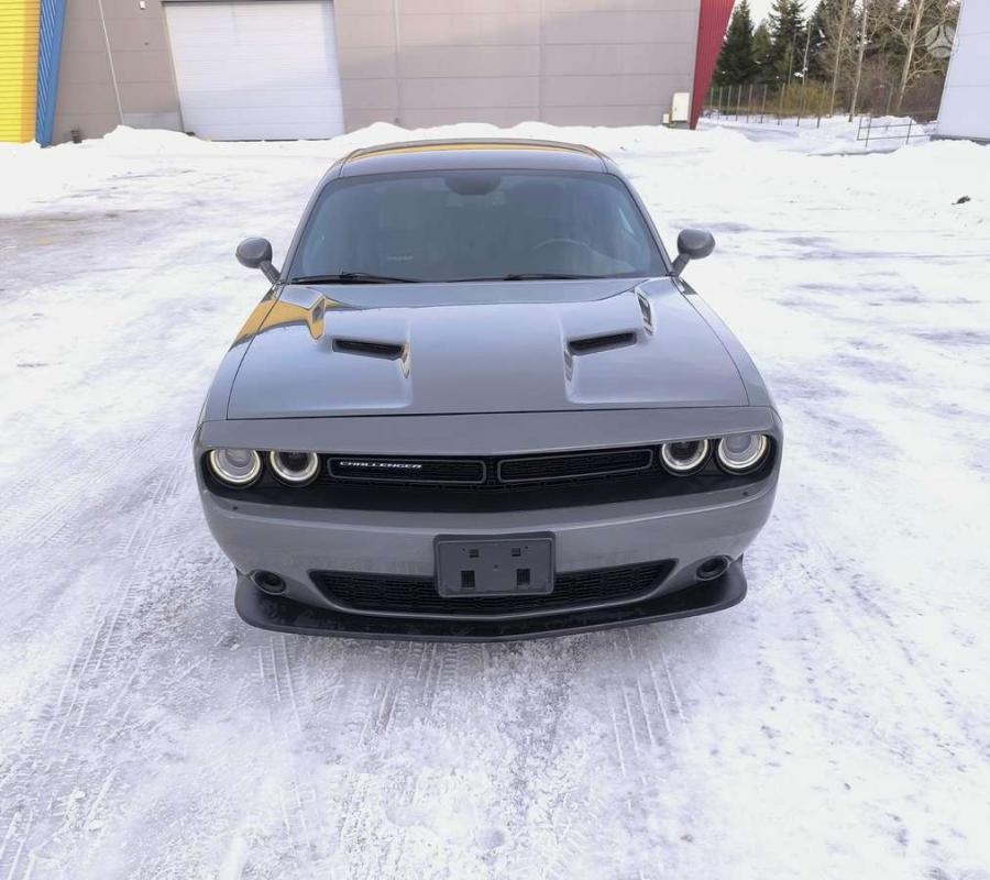 Grey Dodge Challenger 2019 in Kaunas, with an engine capacity of 3.60 L and mileage of 82 thousand km for 19100 €, photo 1 on AUTOMOTO.COM.LV