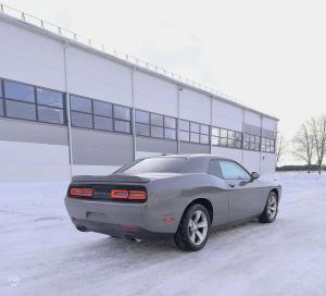 Grey Dodge Challenger 2019 in Kaunas, with an engine capacity of 3.60 L and mileage of 82 thousand km for 19100 €, photo 5 on AUTOMOTO.COM.LV