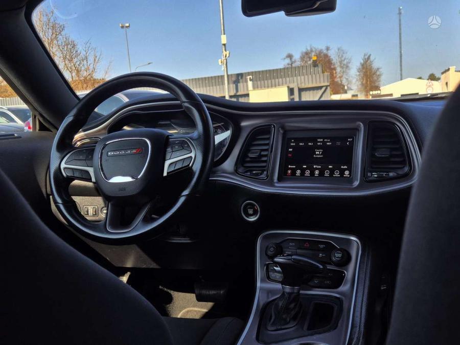 Pelēks Dodge Challenger 2019 Viļņa, ar dzinēja tilpumu 3.60 L un nobraukumu 89 tūkst. km par 11900 €, foto 14 vietnē AUTOMOTO.COM.LV