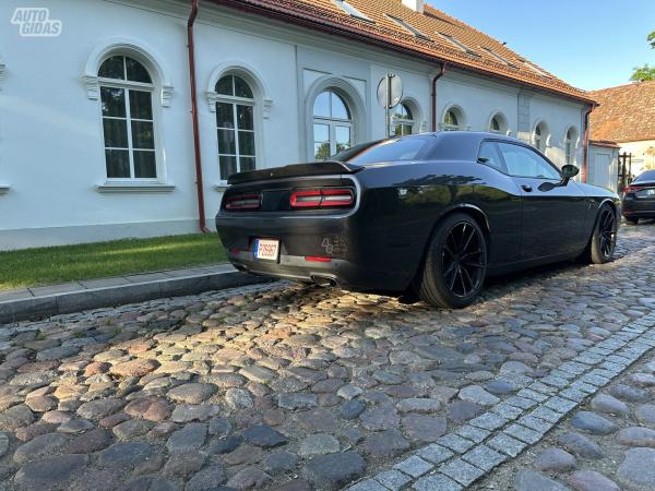 Pelēks Dodge Challenger 2019 Kauņa, ar dzinēja tilpumu 5.70 L un nobraukumu 143 tūkst. km par 23000 €, foto 2 vietnē AUTOMOTO.COM.LV