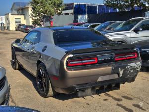 Pelēks Dodge Challenger 2019 Viļņa, ar dzinēja tilpumu 3.60 L un nobraukumu 89 tūkst. km par 11900 €, foto 5 vietnē AUTOMOTO.COM.LV