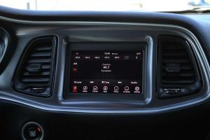 Pelēks Dodge Challenger 2019 Viļņa, ar dzinēja tilpumu 3.60 L un nobraukumu 89 tūkst. km par 11900 €, foto 16 vietnē AUTOMOTO.COM.LV