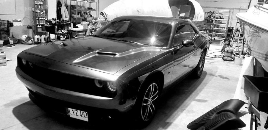 Pelēks Dodge Challenger 2019 Klaipėda, ar dzinēja tilpumu 3.60 L un nobraukumu 166 tūkst. km par 14500 €, foto 1 vietnē AUTOMOTO.COM.LV