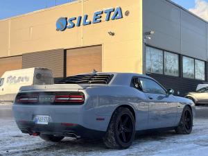 Grey Dodge Challenger 2020 in Vilnius, with an engine capacity of 5.65 L and mileage of 10 thousand km for 24000 €, photo 4 on AUTOMOTO.COM.LV