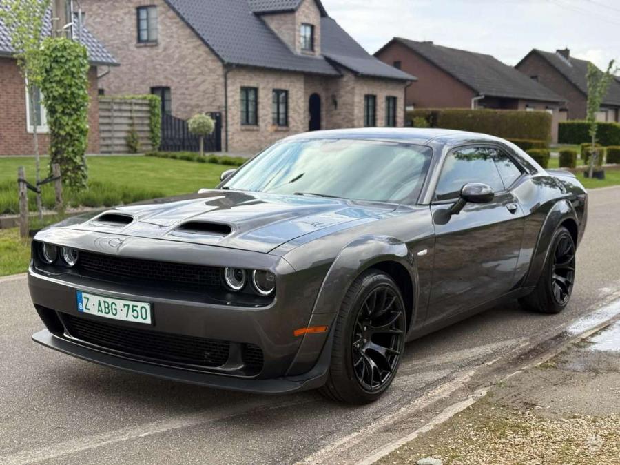 Pelēks Dodge Challenger 2020 Kauņa, ar dzinēja tilpumu 3.60 L un nobraukumu 160 tūkst. km par 19500 €, foto 3 vietnē AUTOMOTO.COM.LV