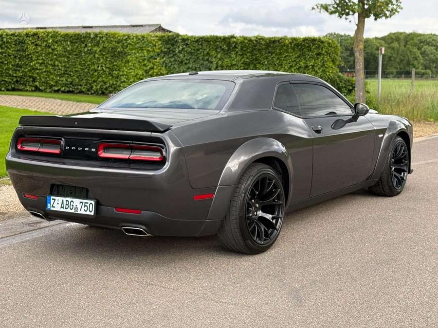 Pelēks Dodge Challenger 2020 Kauņa, ar dzinēja tilpumu 3.60 L un nobraukumu 160 tūkst. km par 19500 €, foto 4 vietnē AUTOMOTO.COM.LV