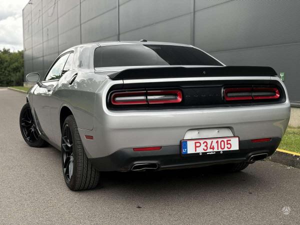 Grey Dodge Challenger 2020 in Ukmerge, with an engine capacity of 3.60 L and mileage of 144 thousand km for 11400 €, photo 6 on AUTOMOTO.COM.LV
