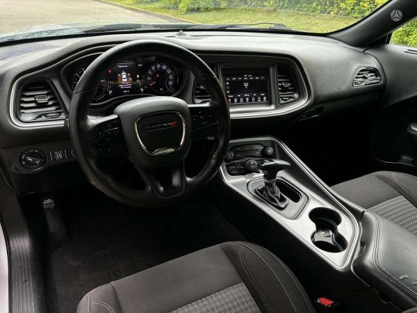 Grey Dodge Challenger 2020 in Ukmerge, with an engine capacity of 3.60 L and mileage of 144 thousand km for 11400 €, photo 10 on AUTOMOTO.COM.LV