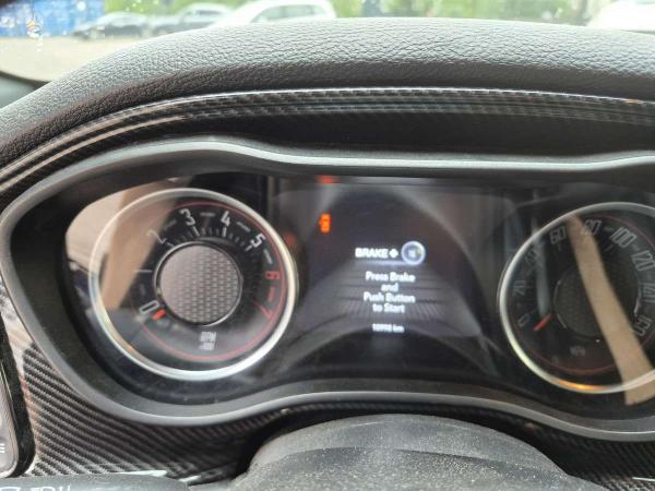 Pelēks Dodge Challenger 2020 Kauņa, ar dzinēja tilpumu 5.65 L un nobraukumu 11 tūkst. km par 16500 €, foto 4 vietnē AUTOMOTO.COM.LV