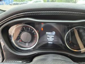 Pelēks Dodge Challenger 2020 Kauņa, ar dzinēja tilpumu 5.65 L un nobraukumu 11 tūkst. km par 16500 €, foto 4 vietnē AUTOMOTO.COM.LV