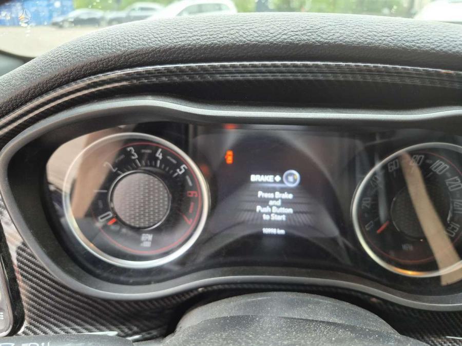 Pelēks Dodge Challenger 2020 Kauņa, ar dzinēja tilpumu 5.65 L un nobraukumu 11 tūkst. km par 16500 €, foto 4 vietnē AUTOMOTO.COM.LV