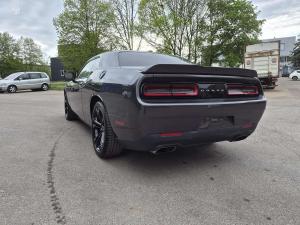Pelēks Dodge Challenger 2020 Kauņa, ar dzinēja tilpumu 5.65 L un nobraukumu 11 tūkst. km par 16500 €, foto 5 vietnē AUTOMOTO.COM.LV