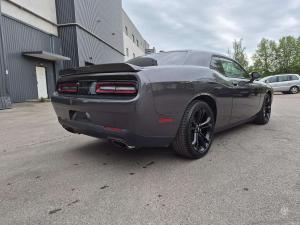 Pelēks Dodge Challenger 2020 Kauņa, ar dzinēja tilpumu 5.65 L un nobraukumu 11 tūkst. km par 16500 €, foto 6 vietnē AUTOMOTO.COM.LV