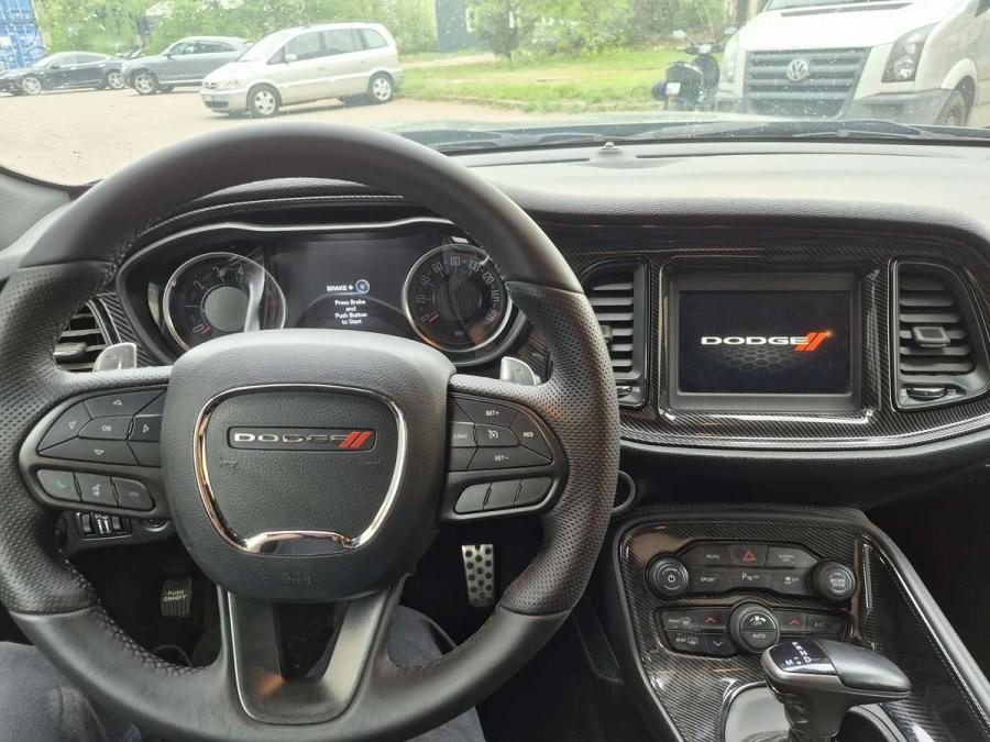 Pelēks Dodge Challenger 2020 Kauņa, ar dzinēja tilpumu 5.65 L un nobraukumu 11 tūkst. km par 16500 €, foto 7 vietnē AUTOMOTO.COM.LV