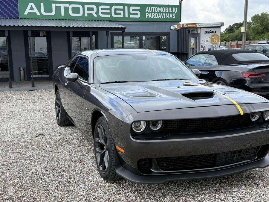 Pelēks Dodge Challenger 2021 Kretinga, ar dzinēja tilpumu 3.60 L un nobraukumu 28 tūkst. km par 20499 €, foto 1 vietnē AUTOMOTO.COM.LV