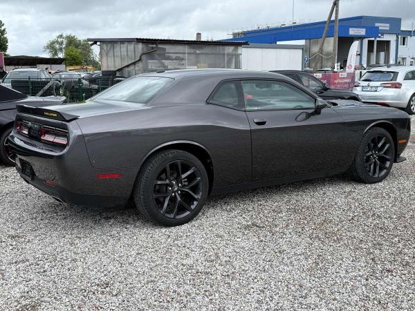 Grey Dodge Challenger 2021 in Kretinga, with an engine capacity of 3.60 L and mileage of 28 thousand km for 20499 €, photo 5 on AUTOMOTO.COM.LV