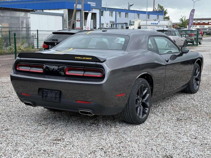 Pelēks Dodge Challenger 2021 Kretinga, ar dzinēja tilpumu 3.60 L un nobraukumu 28 tūkst. km par 20499 €, foto 7 vietnē AUTOMOTO.COM.LV