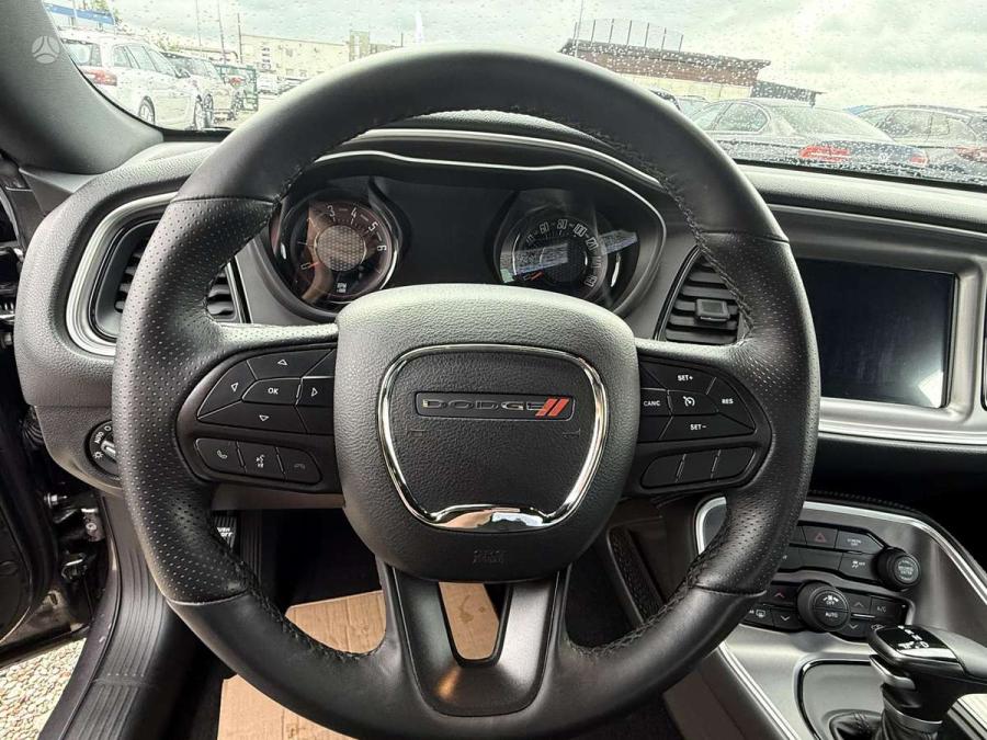 Pelēks Dodge Challenger 2021 Kretinga, ar dzinēja tilpumu 3.60 L un nobraukumu 28 tūkst. km par 20499 €, foto 18 vietnē AUTOMOTO.COM.LV