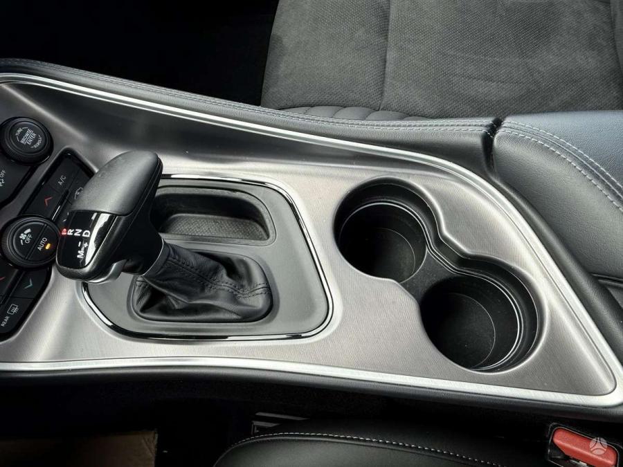 Pelēks Dodge Challenger 2021 Kretinga, ar dzinēja tilpumu 3.60 L un nobraukumu 28 tūkst. km par 20499 €, foto 20 vietnē AUTOMOTO.COM.LV