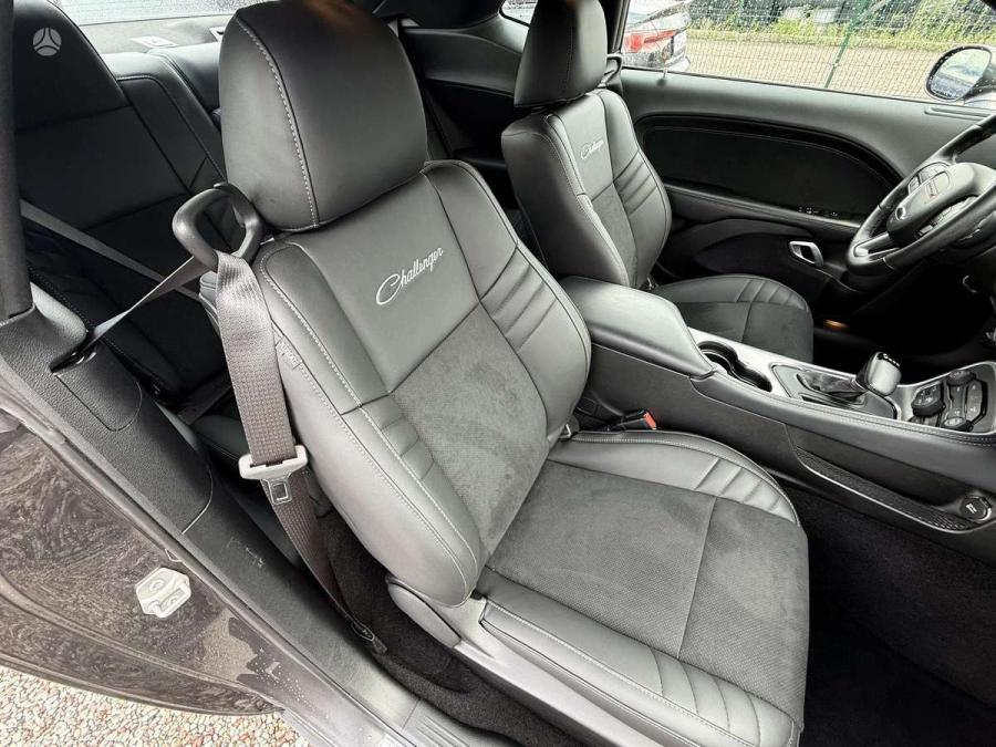 Pelēks Dodge Challenger 2021 Kretinga, ar dzinēja tilpumu 3.60 L un nobraukumu 28 tūkst. km par 20499 €, foto 25 vietnē AUTOMOTO.COM.LV