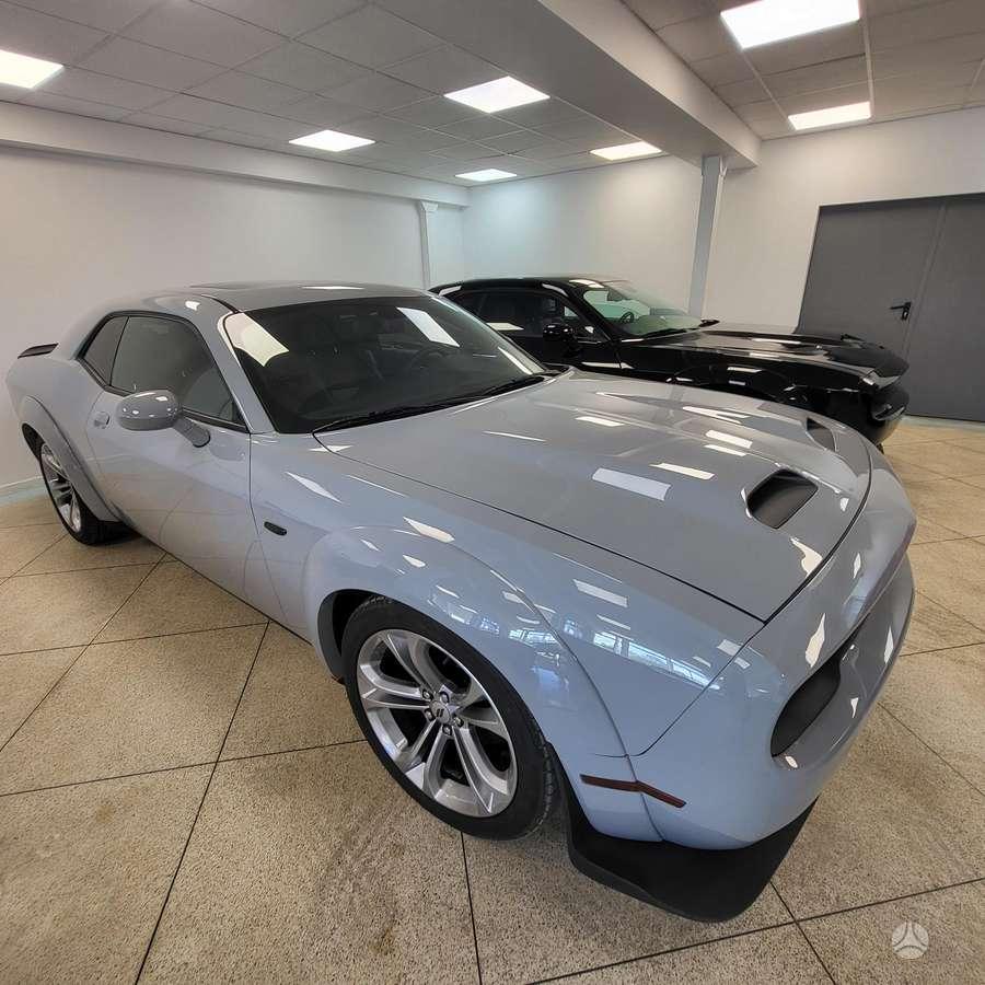 Grey Dodge Challenger 2021 in Siauliai, with an engine capacity of 5.65 L and mileage of 37 thousand km for 29400 €, photo 3 on AUTOMOTO.COM.LV