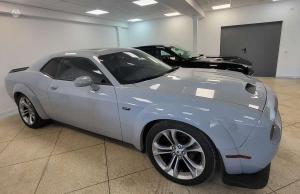 Grey Dodge Challenger 2021 in Siauliai, with an engine capacity of 5.65 L and mileage of 37 thousand km for 29400 €, photo 4 on AUTOMOTO.COM.LV