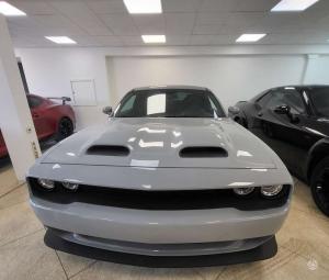 Grey Dodge Challenger 2021 in Siauliai, with an engine capacity of 5.65 L and mileage of 37 thousand km for 29400 €, photo 6 on AUTOMOTO.COM.LV