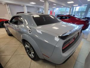 Grey Dodge Challenger 2021 in Siauliai, with an engine capacity of 5.65 L and mileage of 37 thousand km for 29400 €, photo 8 on AUTOMOTO.COM.LV