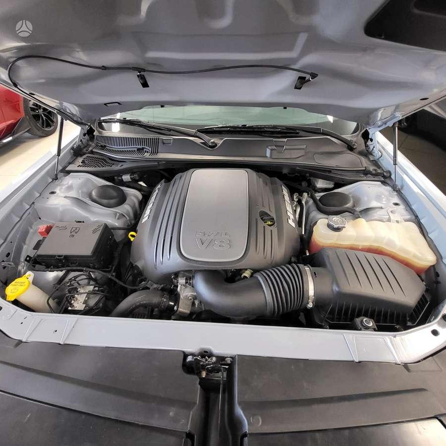 Grey Dodge Challenger 2021 in Siauliai, with an engine capacity of 5.65 L and mileage of 37 thousand km for 29400 €, photo 12 on AUTOMOTO.COM.LV