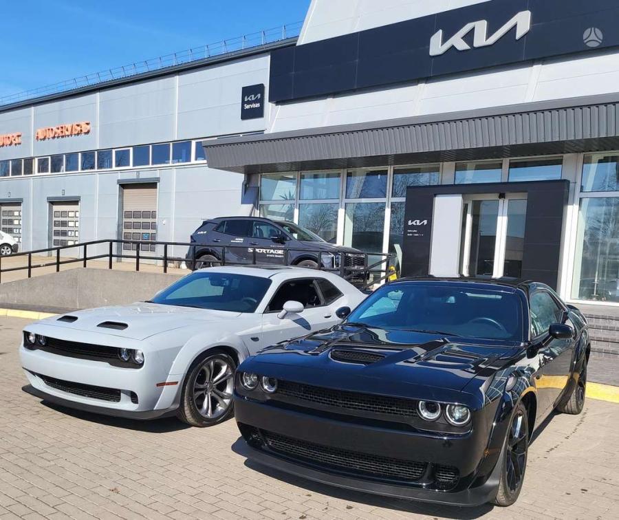 Grey Dodge Challenger 2021 in Siauliai, with an engine capacity of 5.65 L and mileage of 37 thousand km for 29400 €, photo 18 on AUTOMOTO.COM.LV