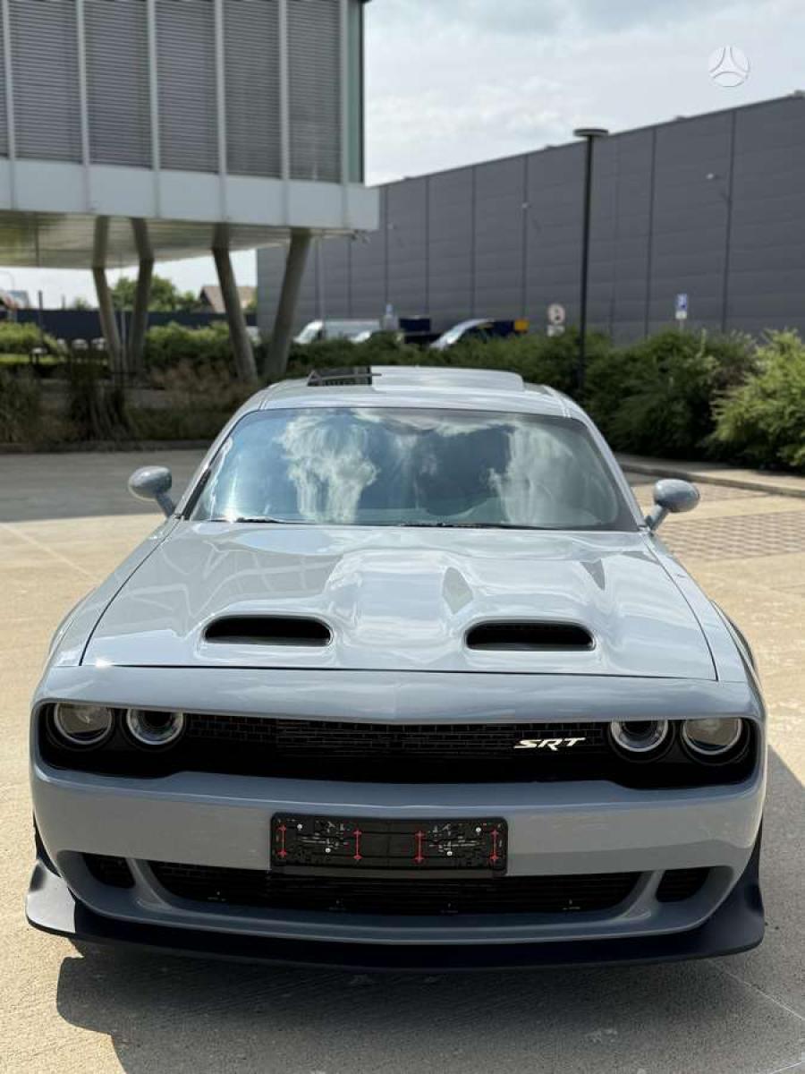 Pelēks Dodge Challenger 2022 Viļņa, ar dzinēja tilpumu 6.42 L un nobraukumu 18 tūkst. km par 37490 €, foto 5 vietnē AUTOMOTO.COM.LV