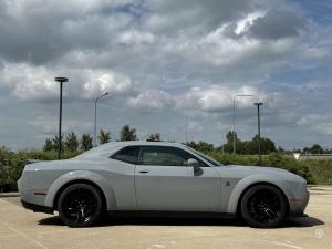 Pelēks Dodge Challenger 2022 Viļņa, ar dzinēja tilpumu 6.42 L un nobraukumu 18 tūkst. km par 37490 €, foto 15 vietnē AUTOMOTO.COM.LV