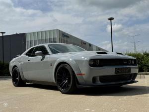 Pelēks Dodge Challenger 2022 Viļņa, ar dzinēja tilpumu 6.42 L un nobraukumu 18 tūkst. km par 37490 €, foto 16 vietnē AUTOMOTO.COM.LV