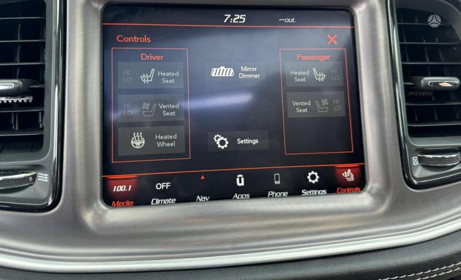 Pelēks Dodge Challenger 2022 Viļņa, ar dzinēja tilpumu 6.42 L un nobraukumu 18 tūkst. km par 37490 €, foto 22 vietnē AUTOMOTO.COM.LV