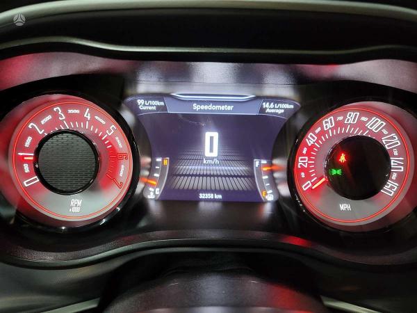 Grey Dodge Challenger 2022 in Siauliai, with an engine capacity of 5.65 L and mileage of 32 thousand km for 31400 €, photo 8 on AUTOMOTO.COM.LV