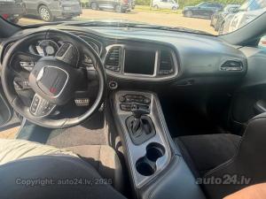 Grey Dodge Challenger 2023 in Tallinn, with an engine capacity of 6.40 L and mileage of 18 thousand km for 41000 €, photo 5 on AUTOMOTO.COM.LV